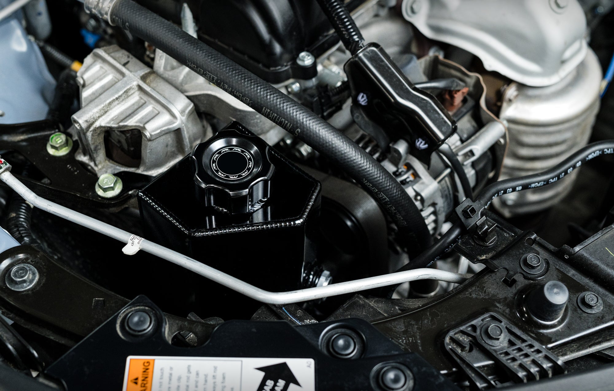 PRL Motorsports 2022+ ホンダ シビック 1.5T & 2.0L クーラント オーバーフロー リザーバー タンク – Shaft Shop